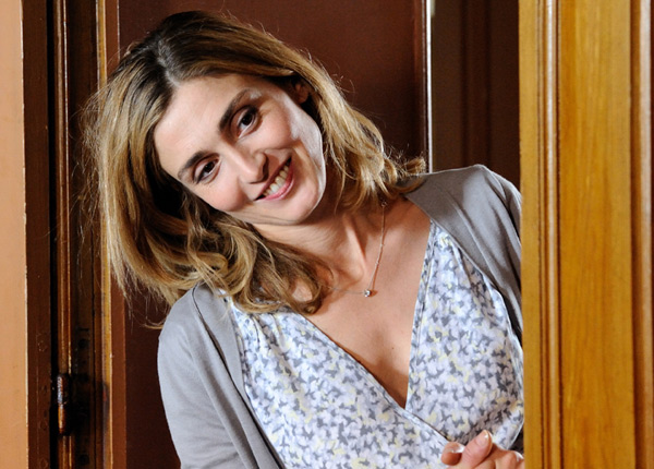 Julie Gayet Sa Famille Décomposée Ne Suscite Guère Dintérêt Toutelatele